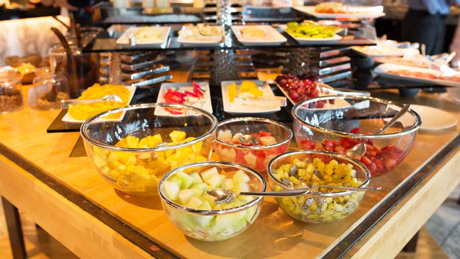 5 Tips for a Low Carb Buffet Breakfast